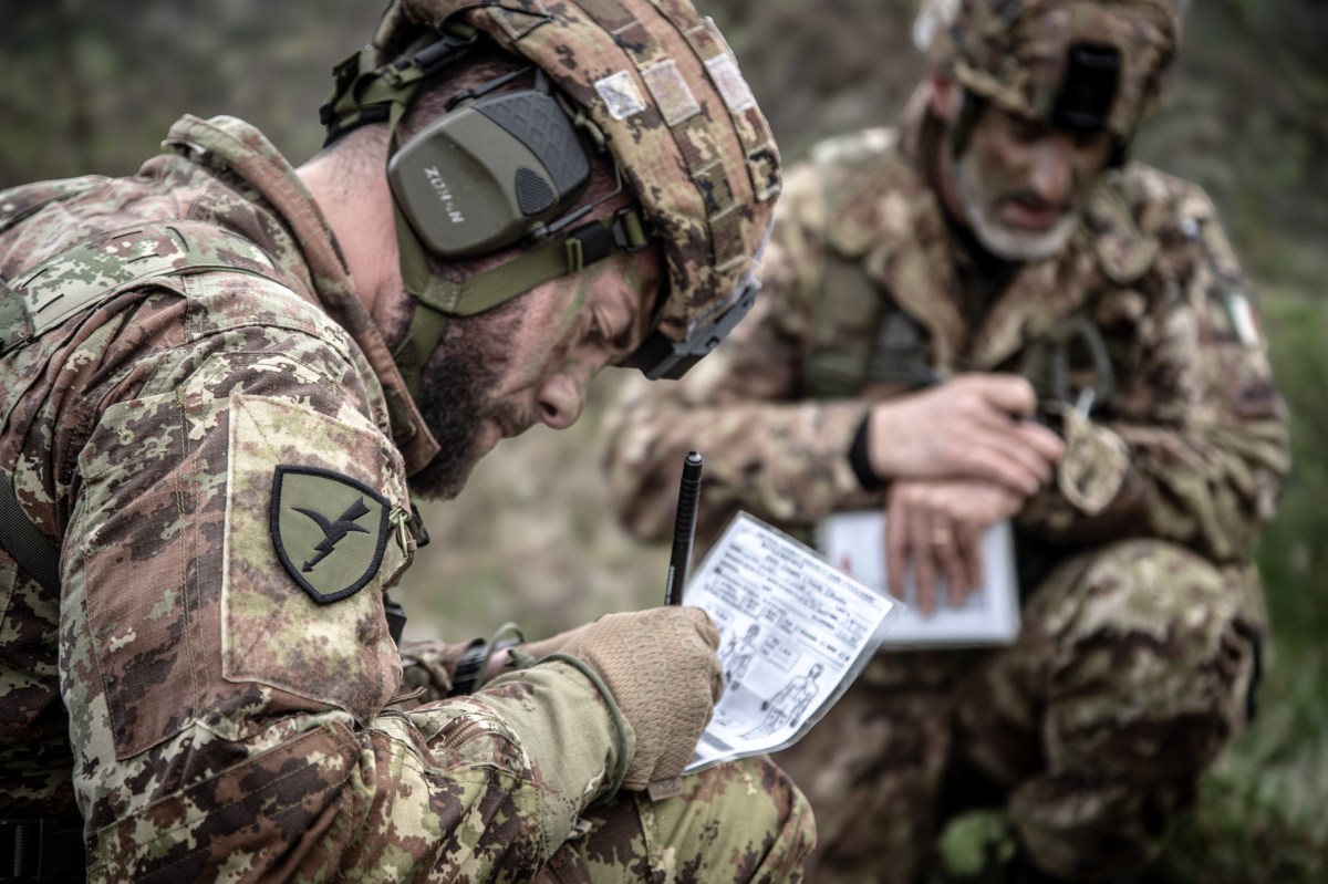 Military News From Italy Esercito, il 183° rgt Nembo in addestramento
